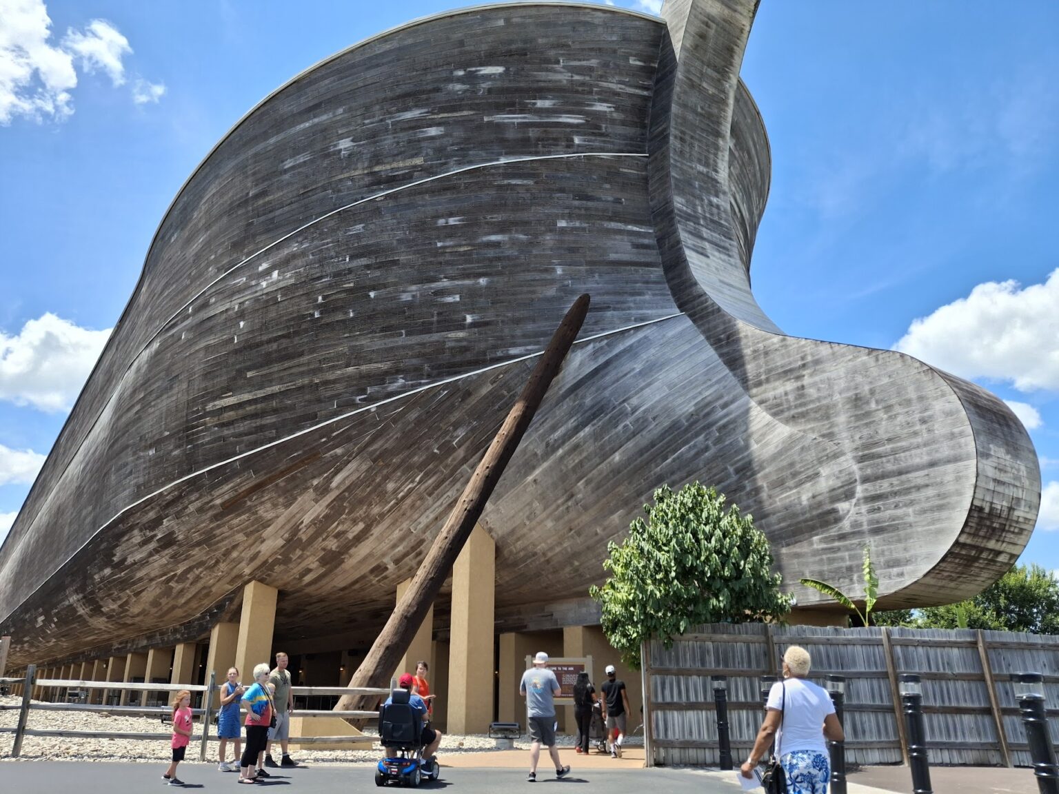 Pictures from our trip to Noah’s Ark, Williamstown Kentucky – TLC Africa